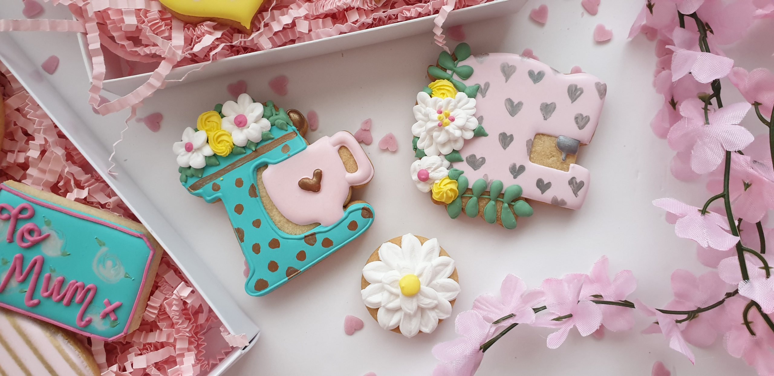 Floral sewing machine cookie cutter – Shape and Bake